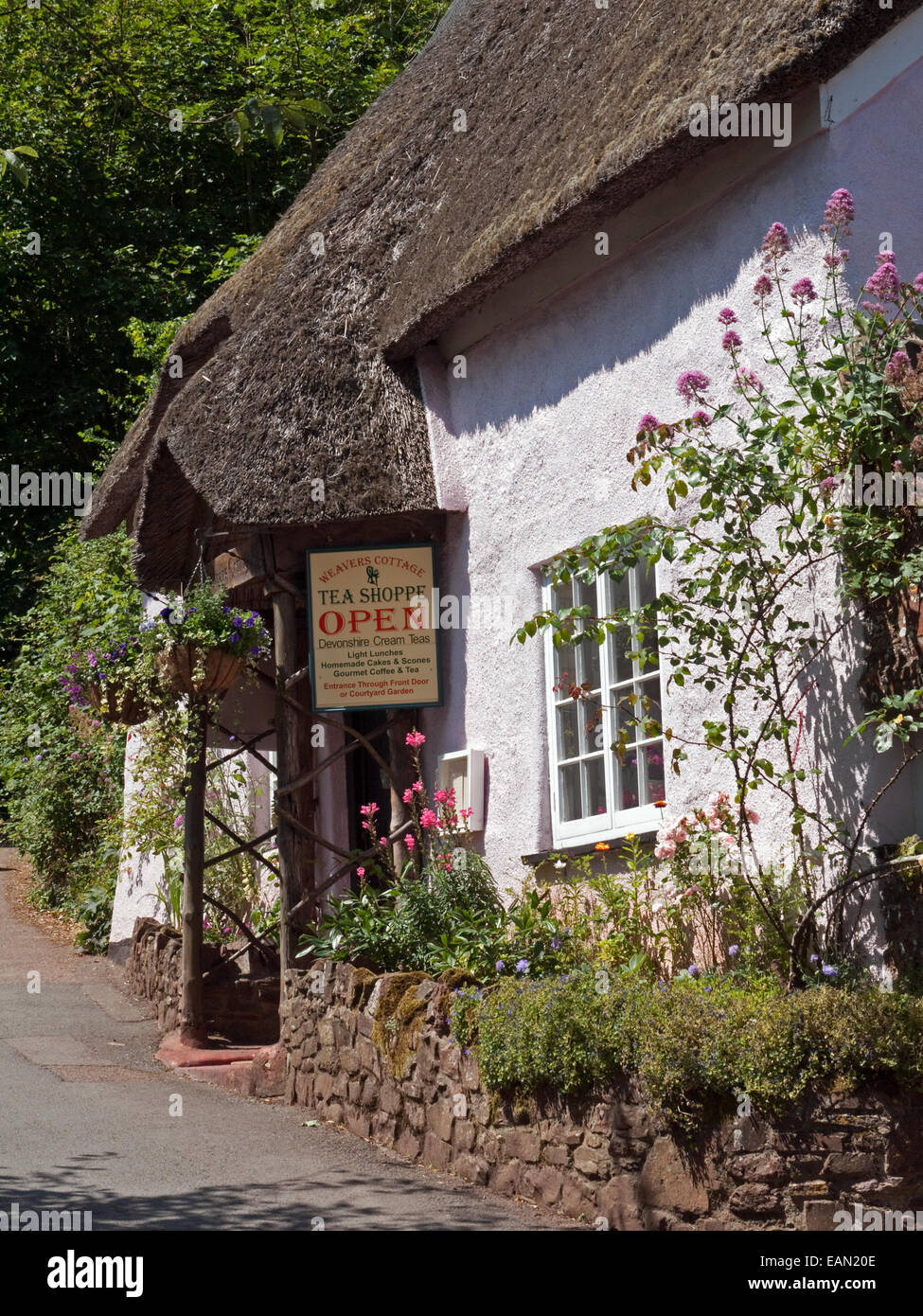 Old english tea room High Resolution Stock Photography and Images - Alamy