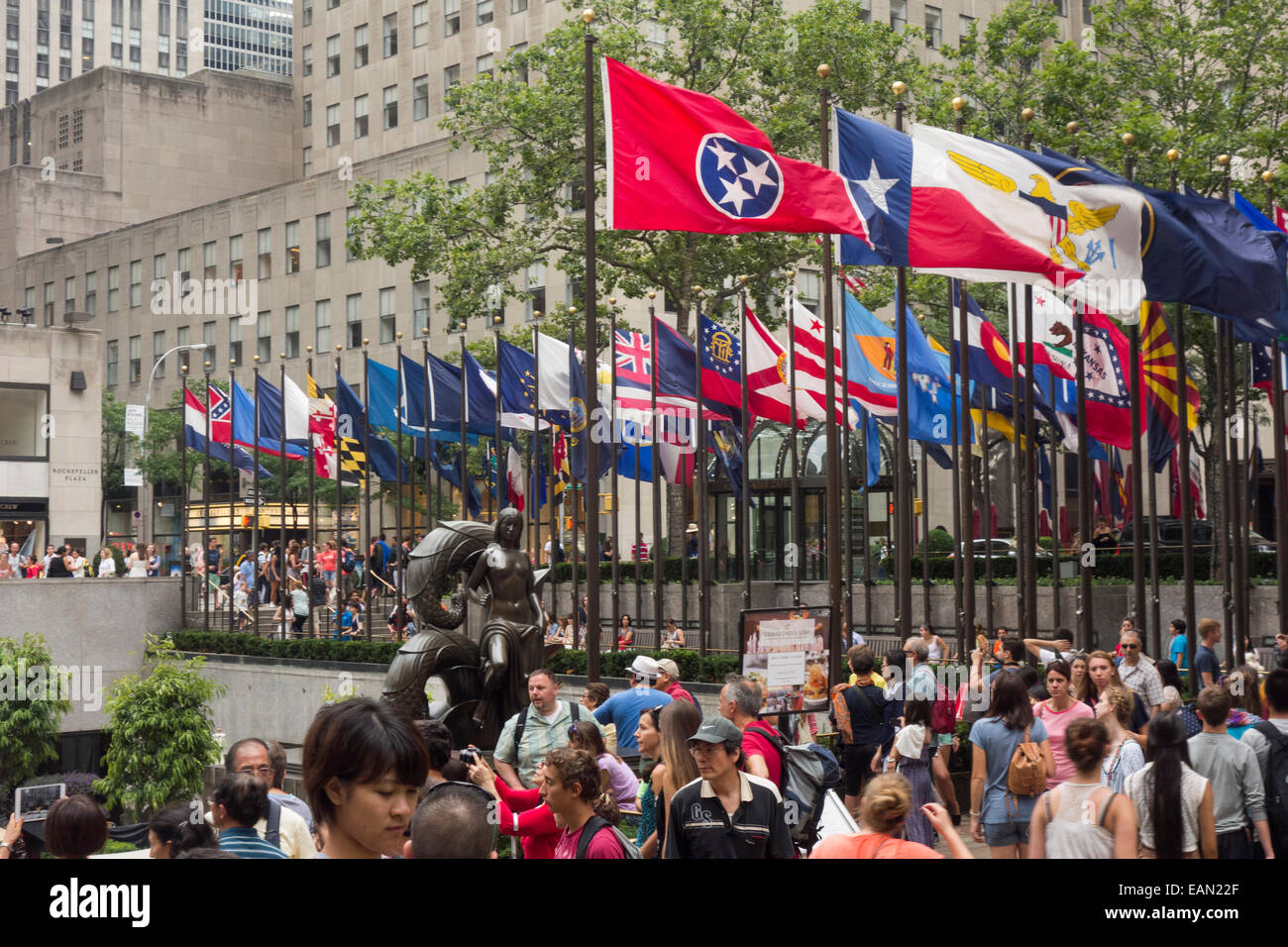 Rockefeller center plaza hi-res stock photography and images - Alamy