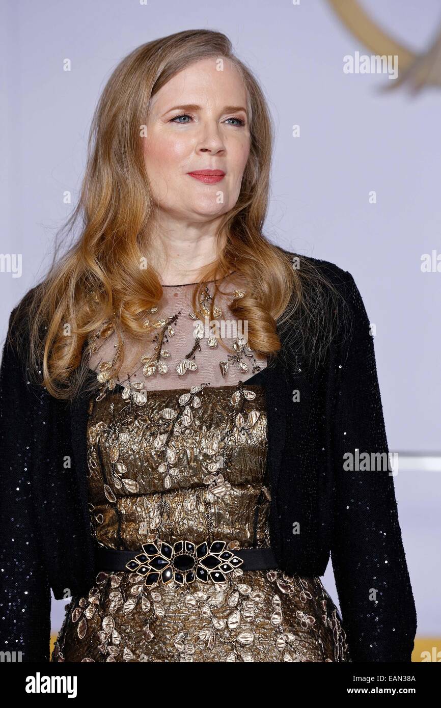 Suzanne collins hunger games hi-res stock photography and images - Alamy