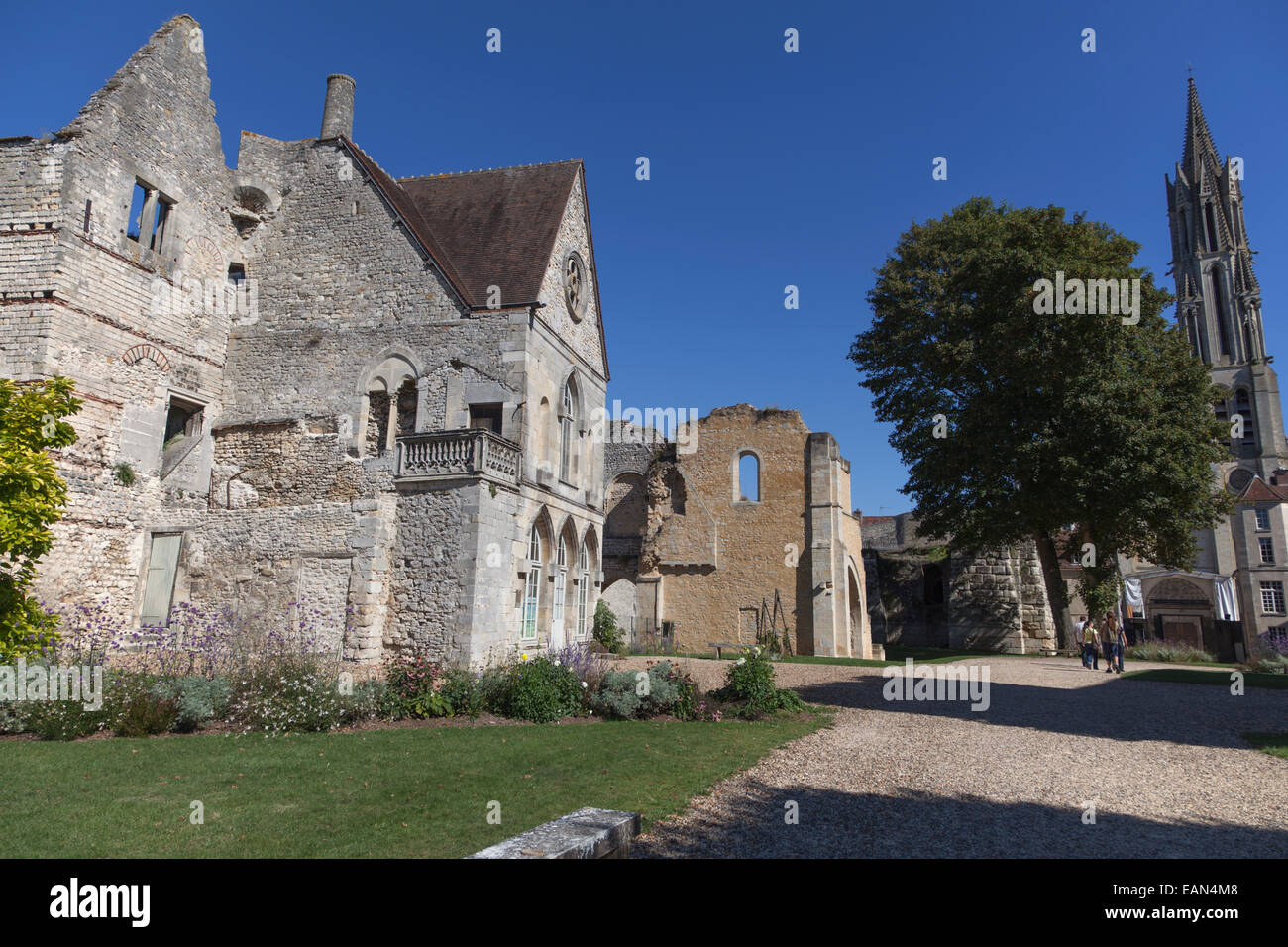 The ruined Château at Parc du Palais Royal at Senlis Stock Photo - Alamy