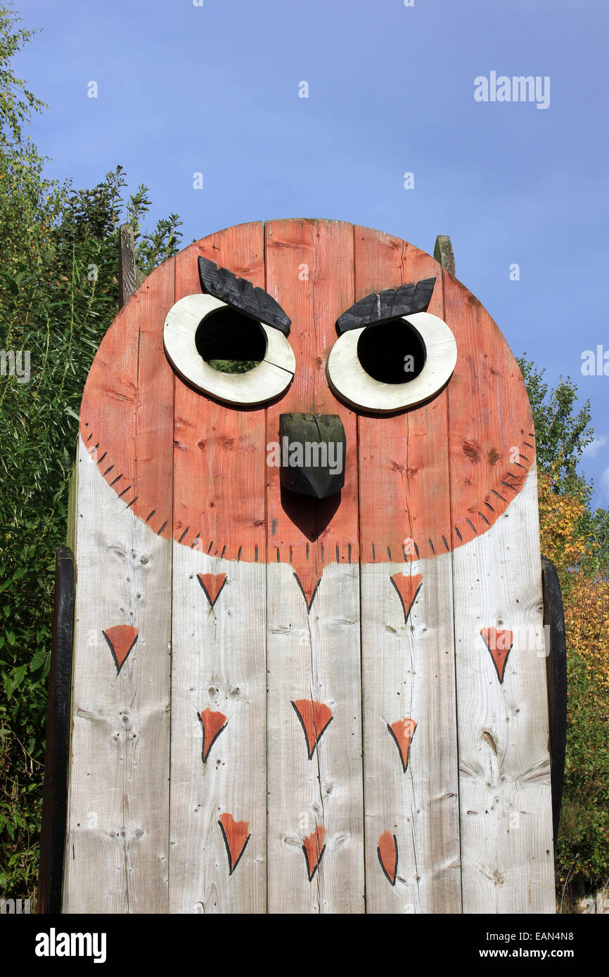 Giant Wooden Owl In the Adventure Playground Of Old Moor RSPB Reserve ...