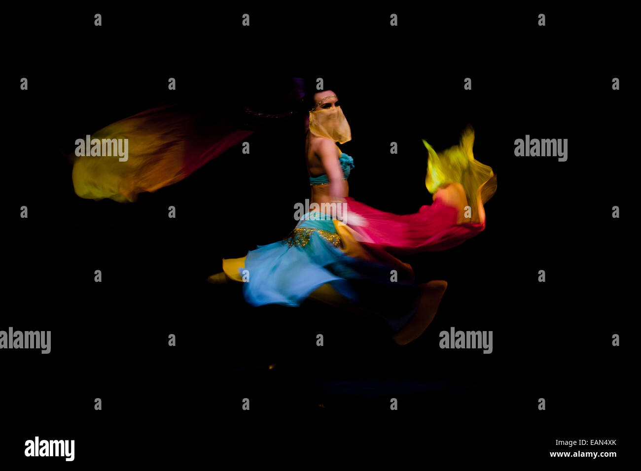 Dance hi-res stock photography and images - Alamy