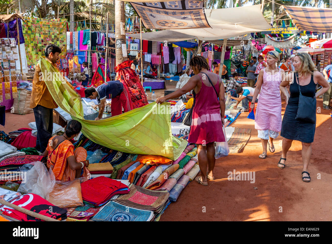 Anjuna Flea Market, Anjuna, Goa, India Stock Photo - Alamy