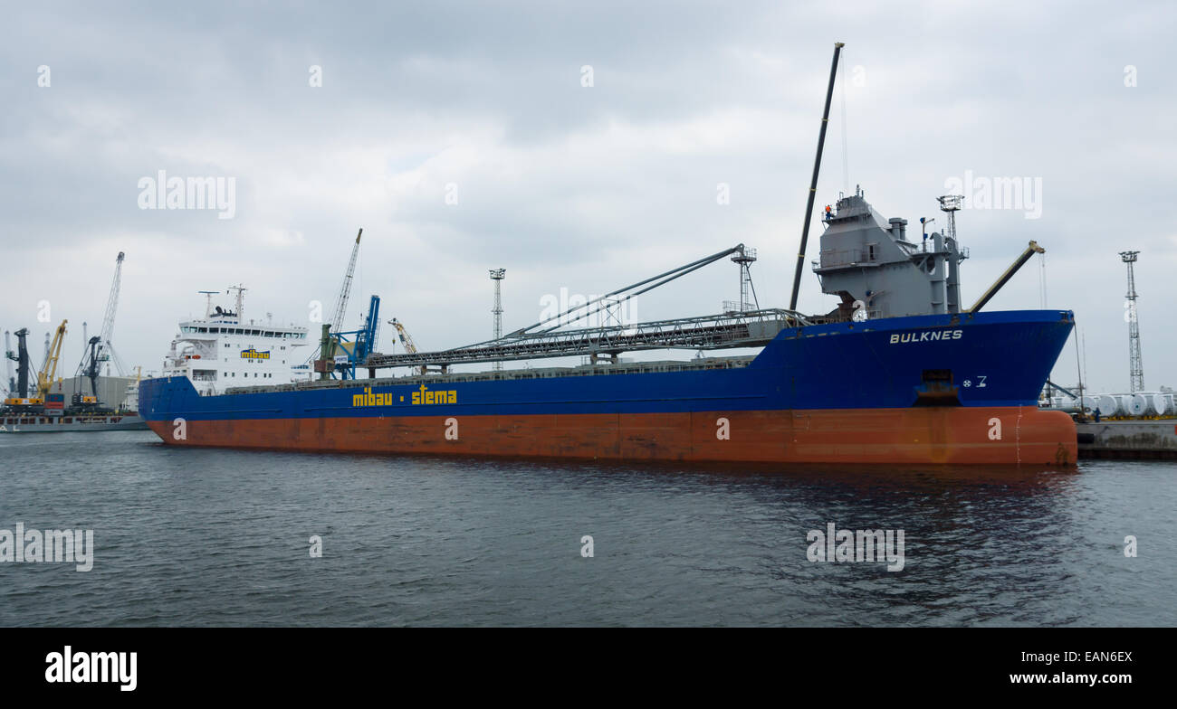 Ship bulk carrier berth hi-res stock photography and images - Alamy