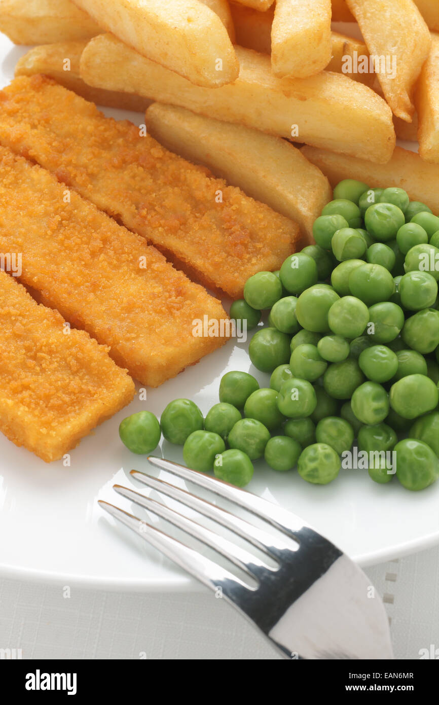 Fish fingers and chips hi-res stock photography and images - Alamy