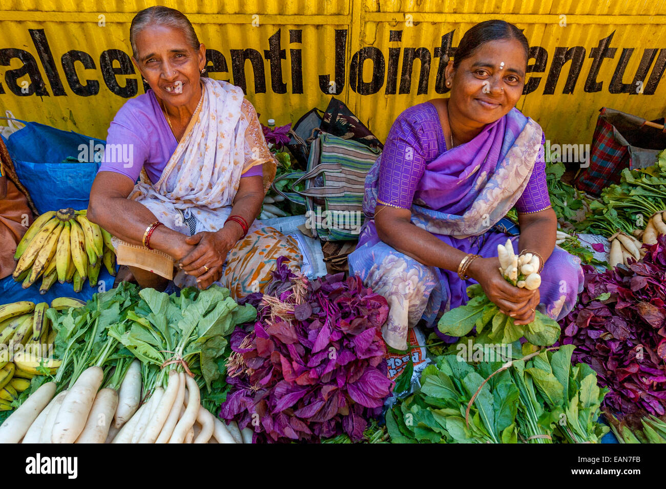 Calangute market hi-res stock photography and images - Alamy