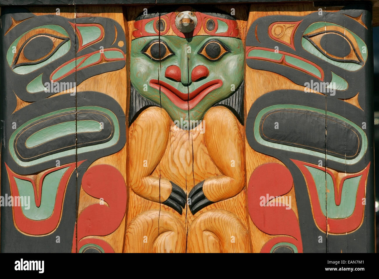 Indian chief wood carving hi-res stock photography and images - Alamy