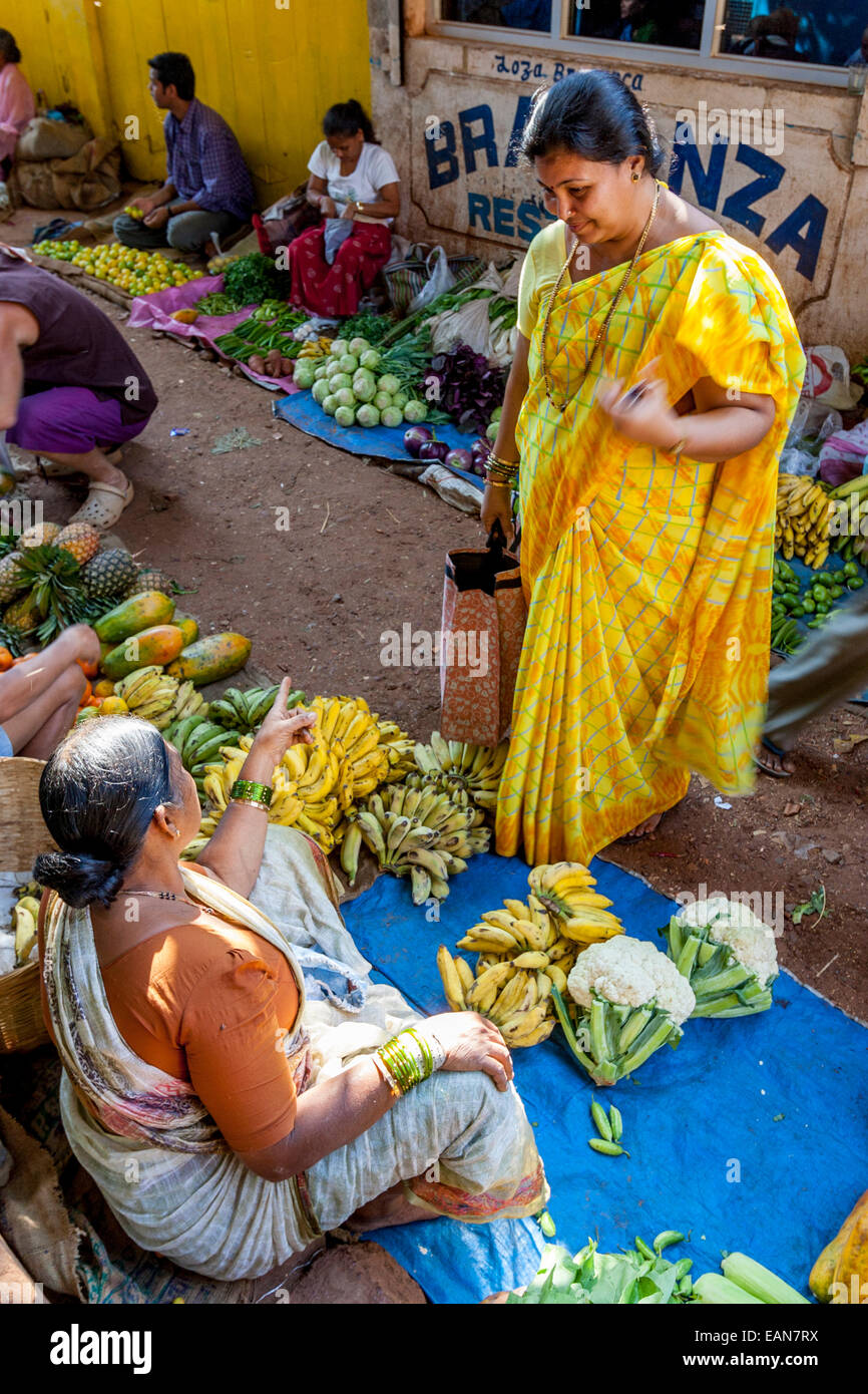 Calangute market hi-res stock photography and images - Alamy