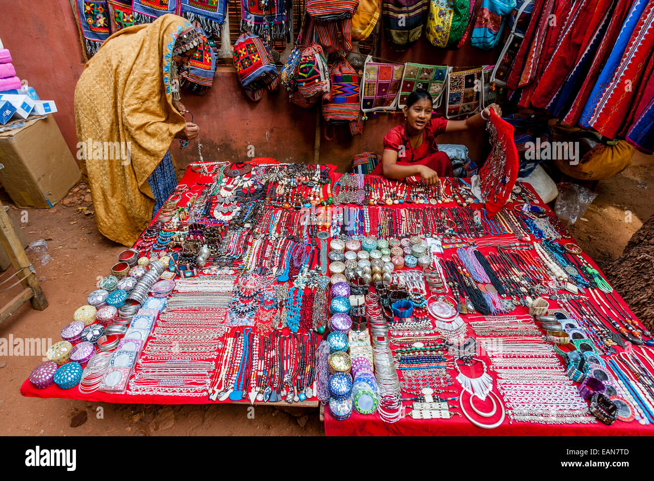 Anjuna Flea Market, Anjuna, Goa, India Stock Photo - Alamy
