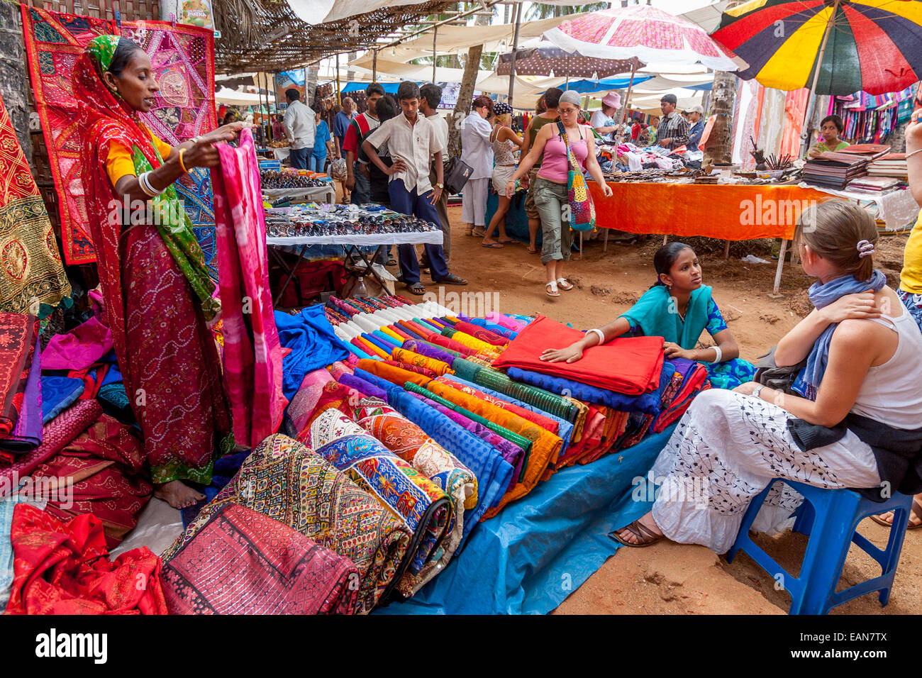 Tourist Buying Sheets/Blankets, Anjuna Flea Market, Anjuna, Goa, India ...