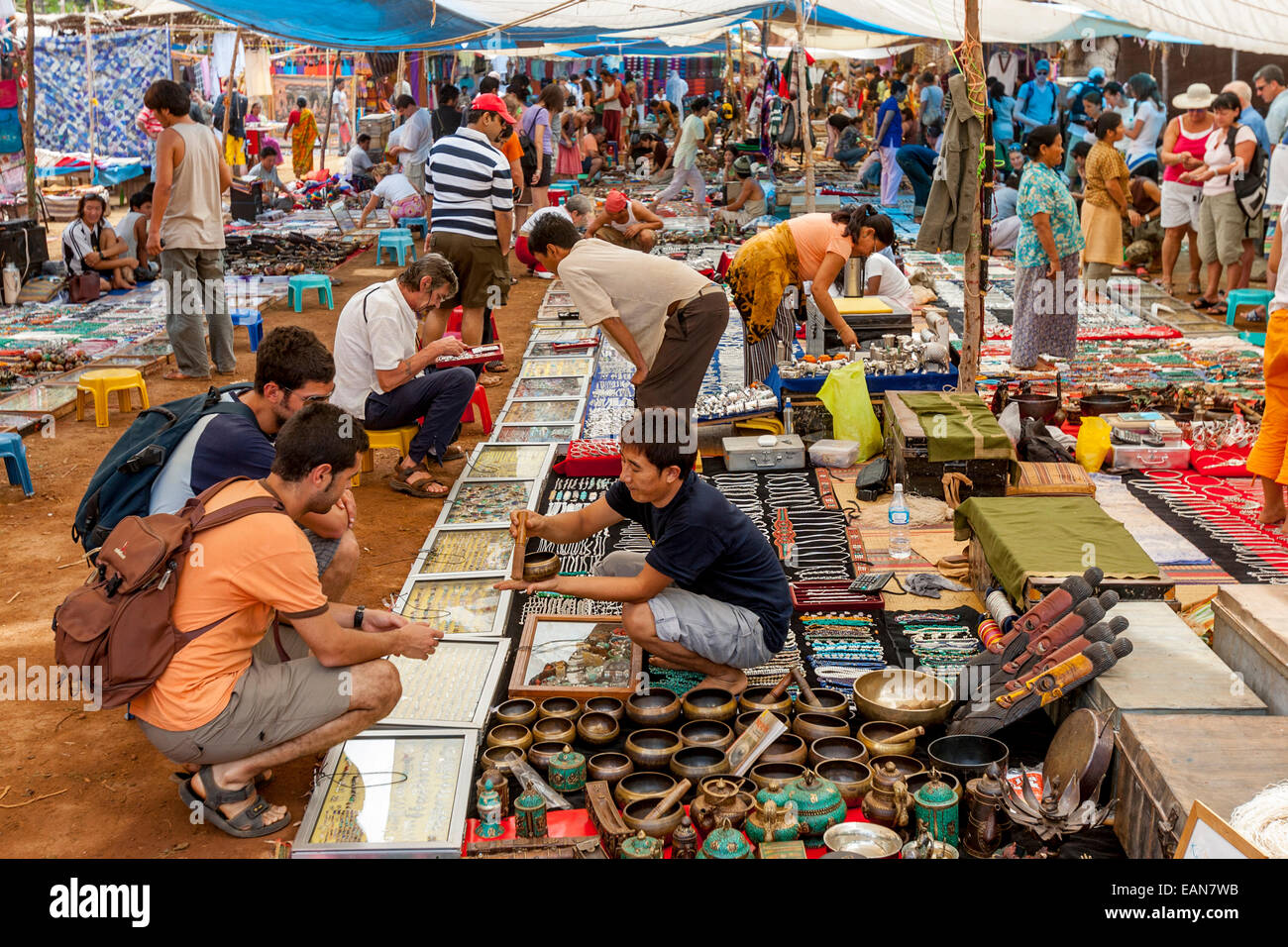 Anjuna Flea Market, Anjuna, Goa, India Stock Photo - Alamy