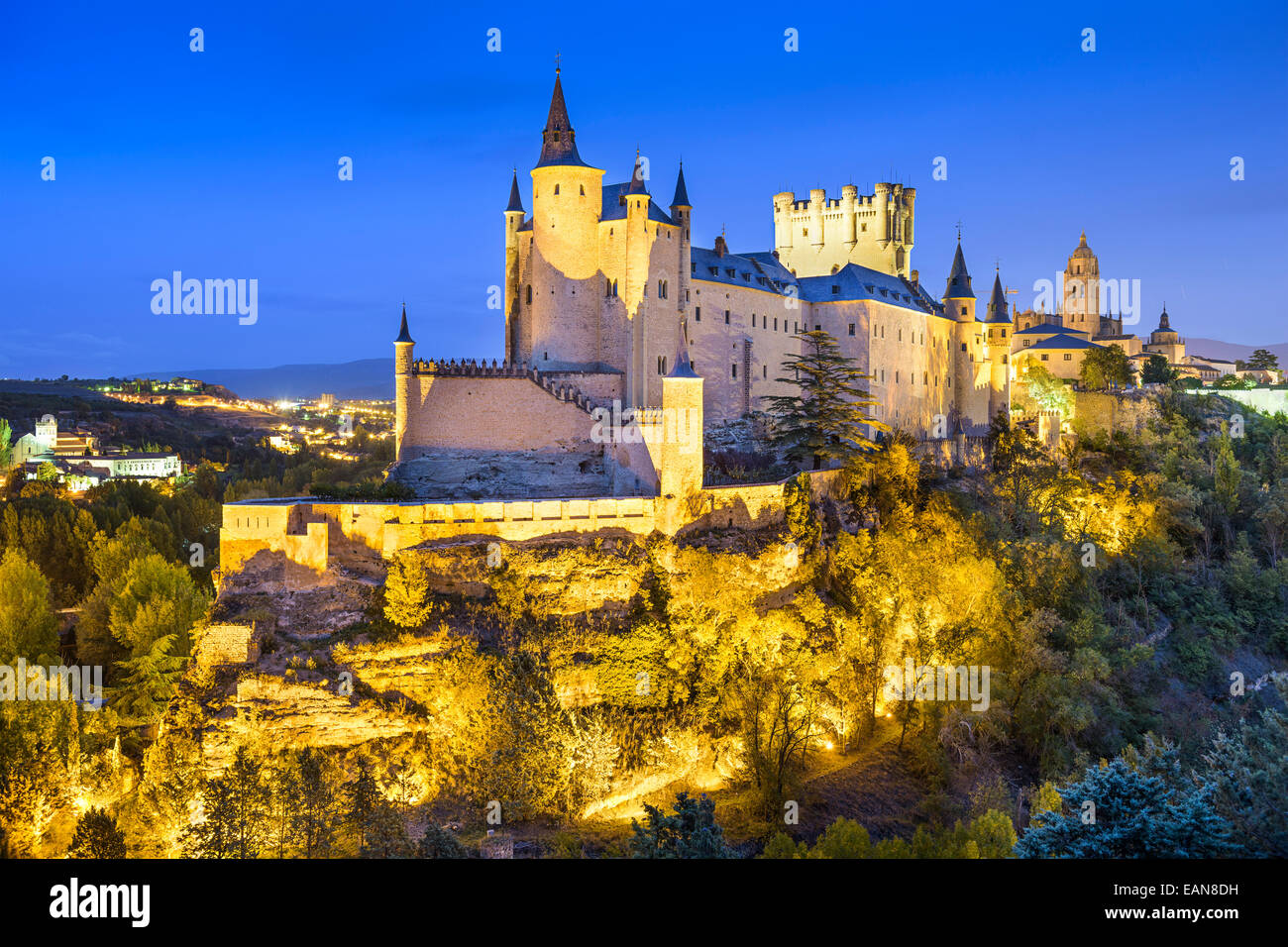 Landmark the alcazar of segovia hi-res stock photography and images - Alamy