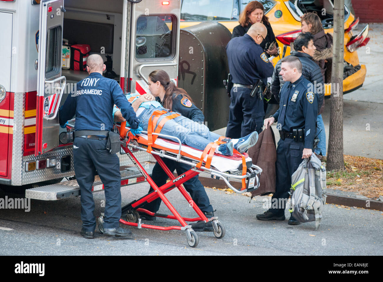 Emergency first responders emt hi-res stock photography and images - Alamy