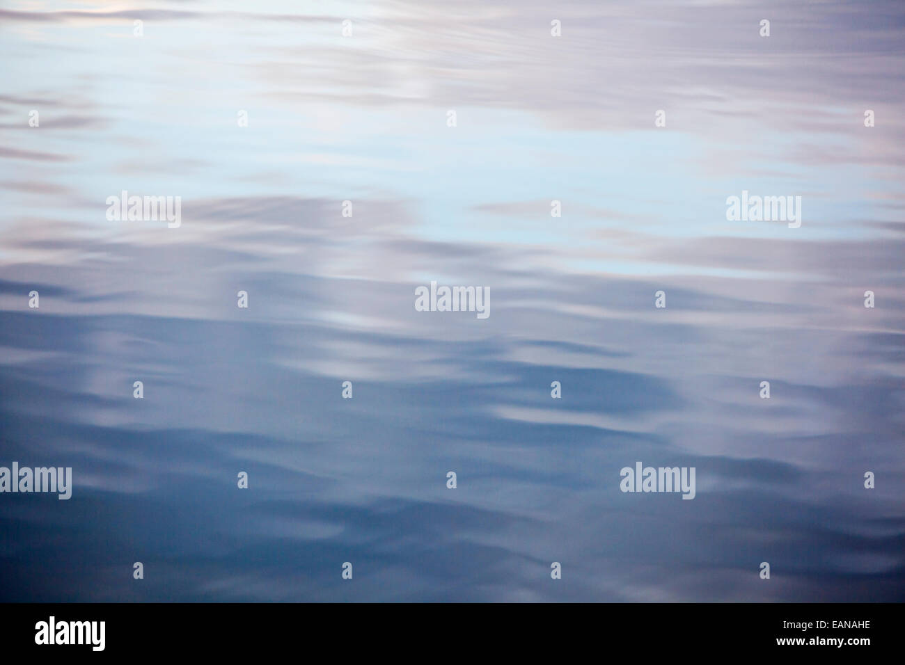 Night water surface hi-res stock photography and images - Alamy
