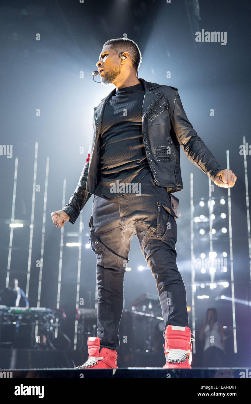 Chicago, Illinois, USA. 17th Nov, 2014. Singer USHER TERRY RAYMOND IV ...