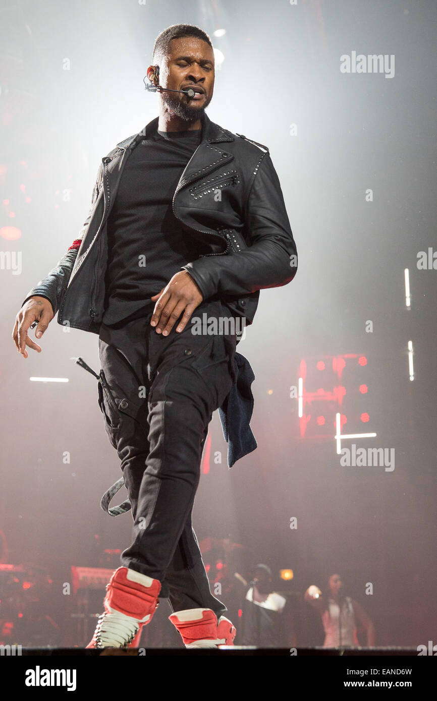 Chicago, Illinois, USA. 17th Nov, 2014. Singer USHER TERRY RAYMOND IV ...