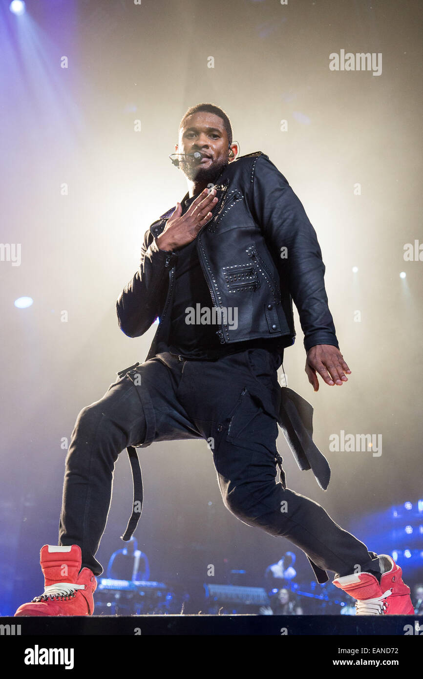 Chicago, Illinois, USA. 17th Nov, 2014. Singer USHER TERRY RAYMOND IV ...