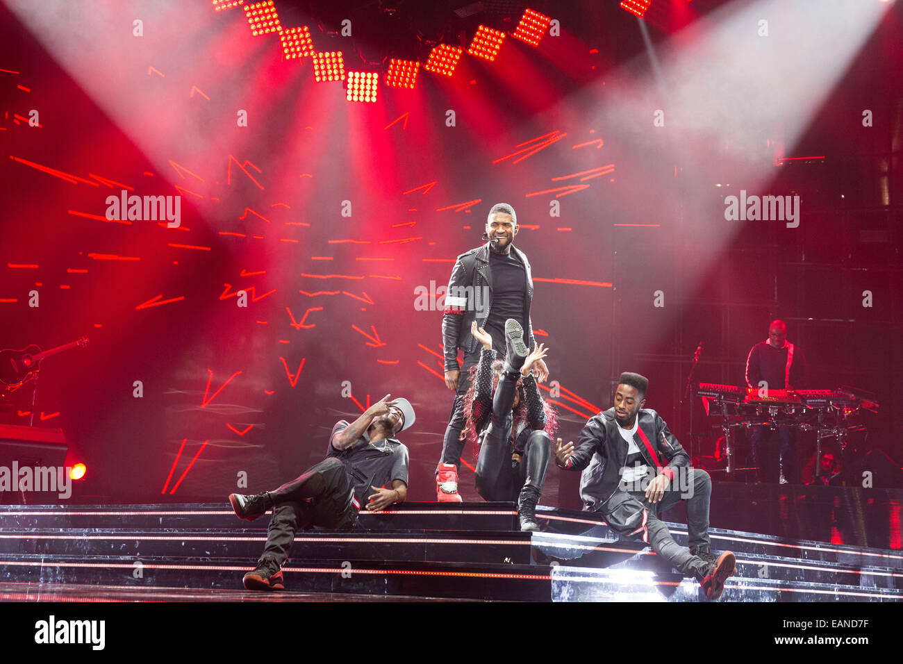 Chicago, Illinois, USA. 17th Nov, 2014. Singer USHER TERRY RAYMOND IV ...