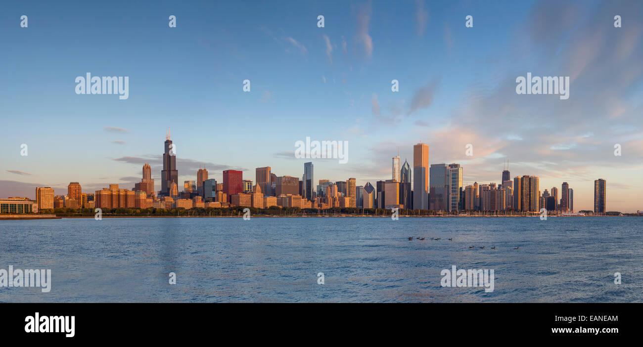 Chicago Skyline Cityscape Panoramic Panorama Sunrise Stock Photo - Alamy