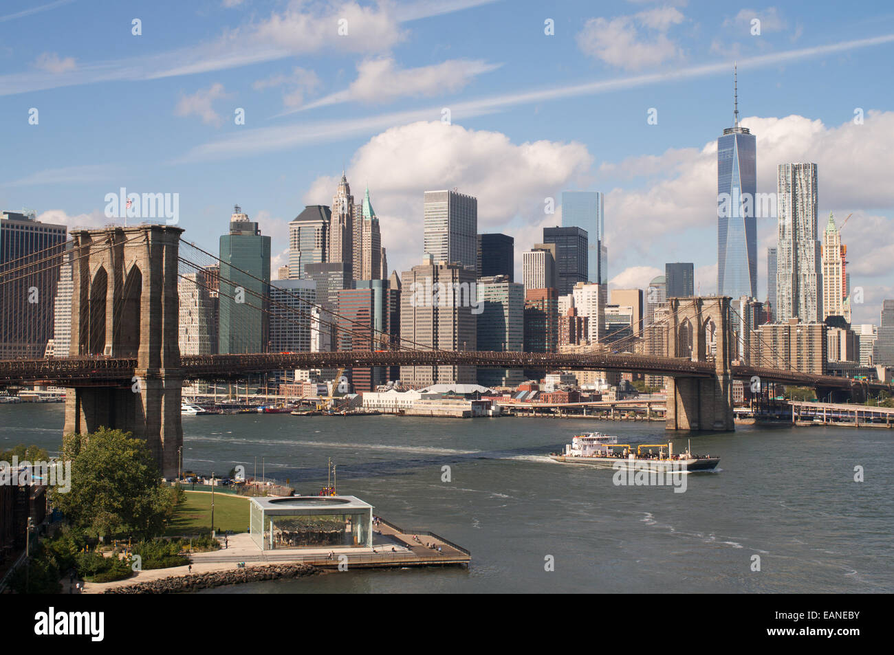 Brooklyn Bridge and Manhattan skyline seen from Brooklyn, New York, USA ...