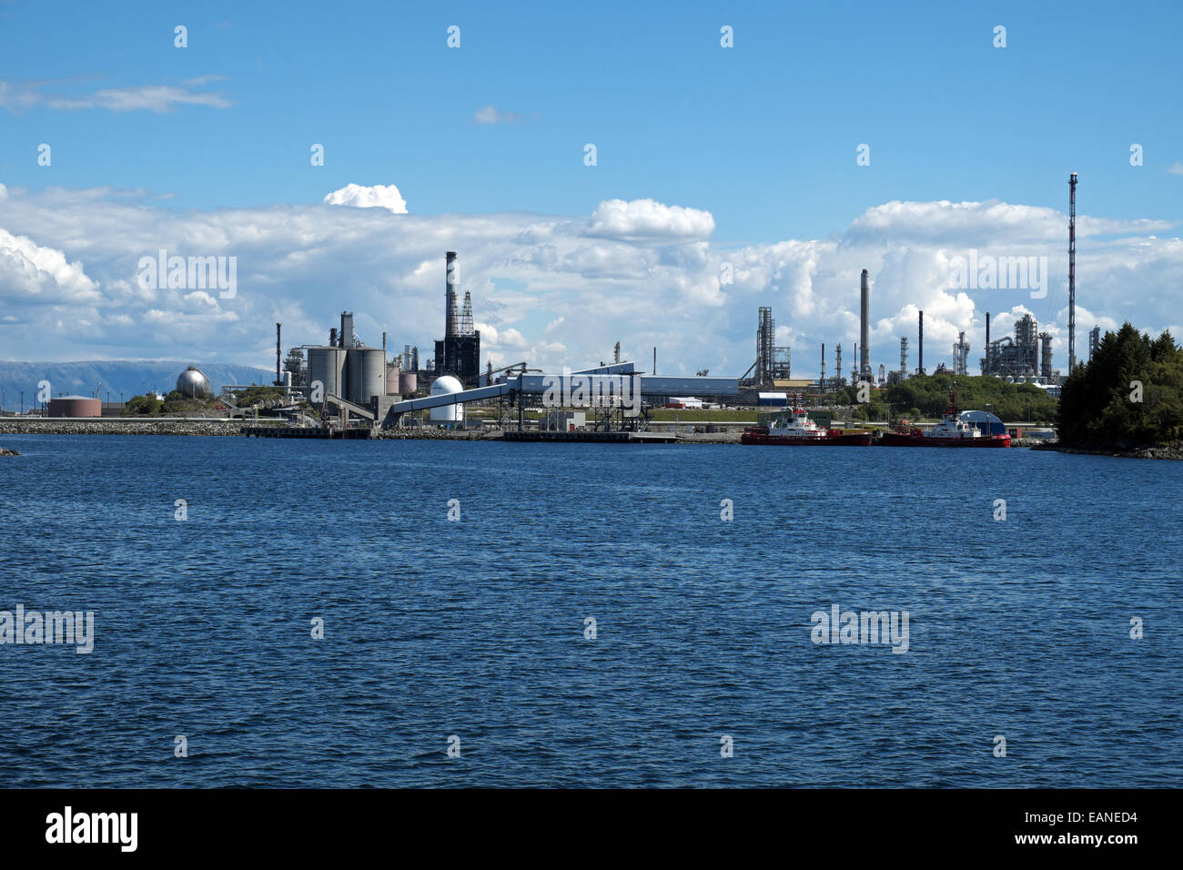Mongstad Oil Refinery, Fensfjorden, Hordaland, Norway Stock Photo - Alamy