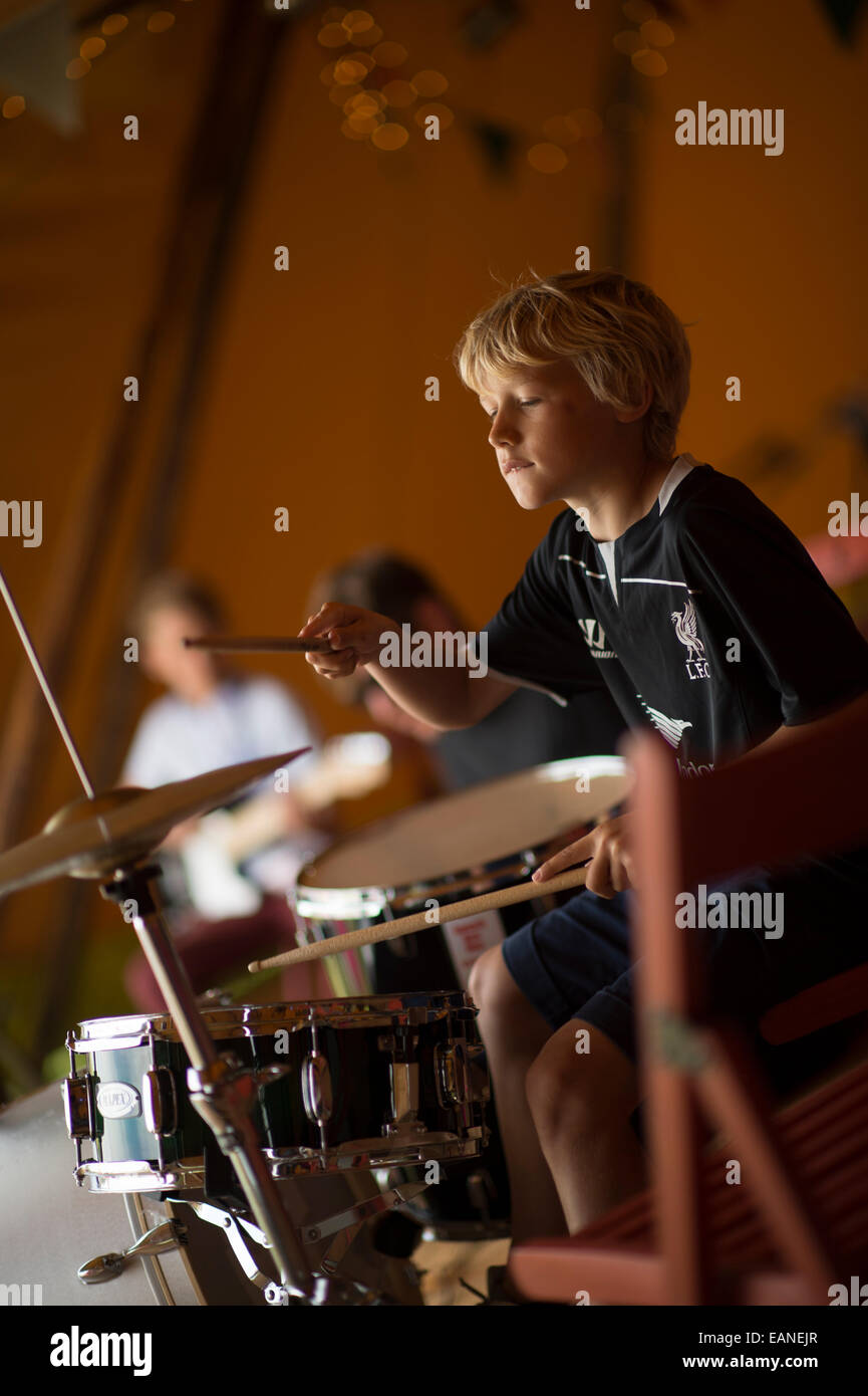 Drummer playing drums hi-res stock photography and images - Alamy