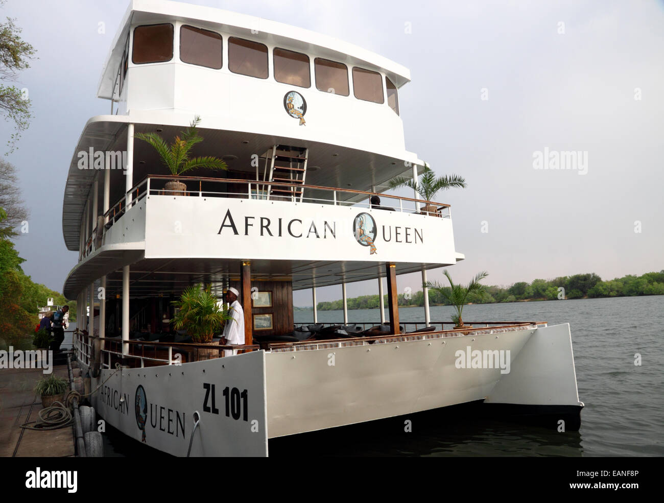 African queen hi-res stock photography and images - Alamy