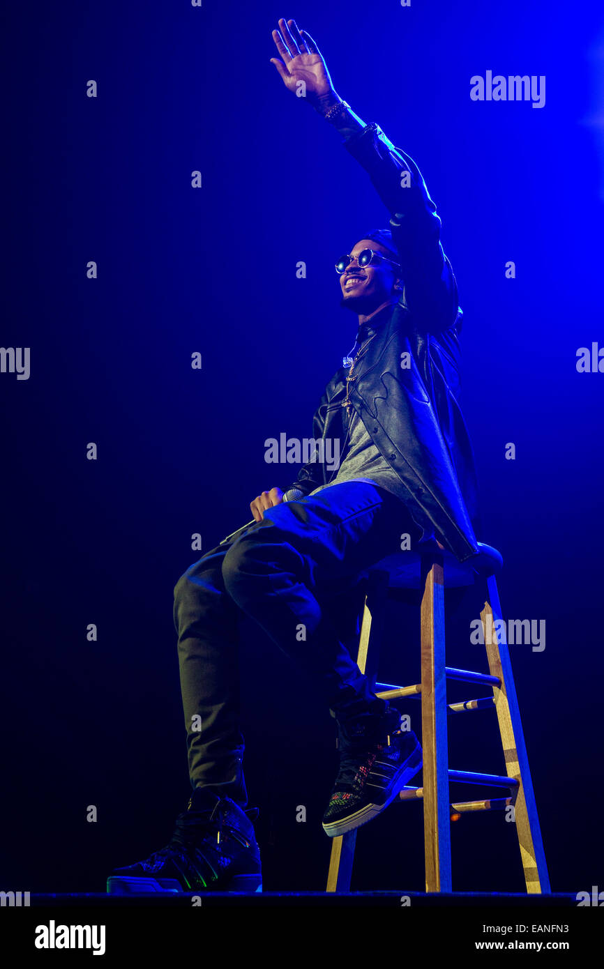 Chicago, Illinois, USA. 17th Nov, 2014. Rapper AUGUST ALSINA performs ...