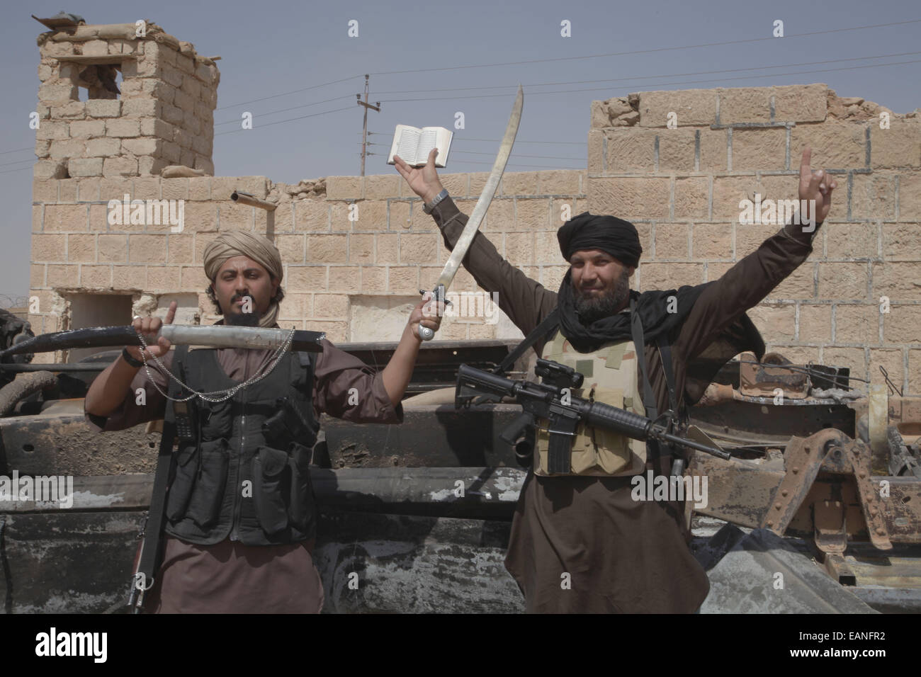 Isis fighters islamic state hi-res stock photography and images - Alamy
