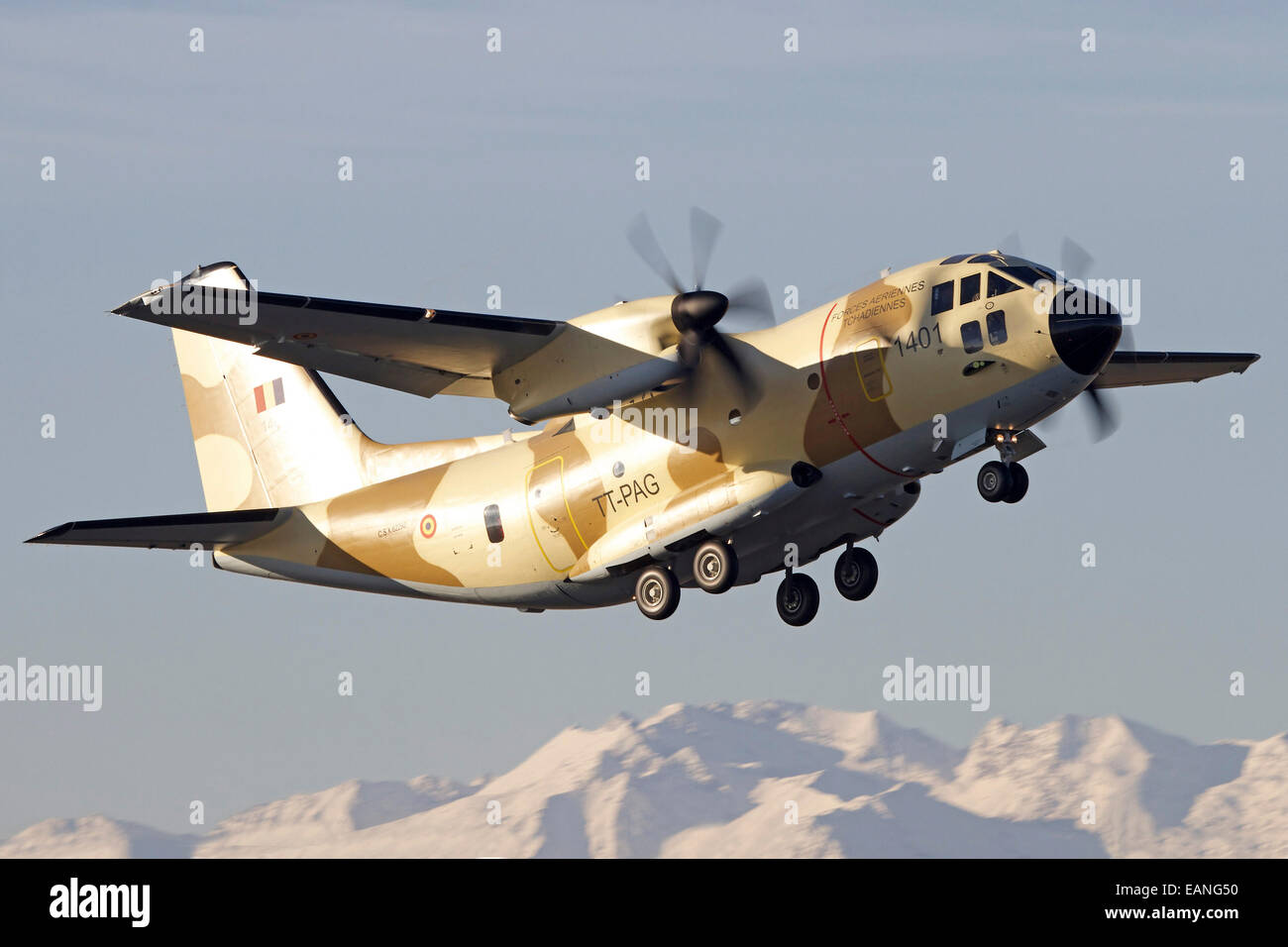 Chadian air force hi-res stock photography and images - Alamy