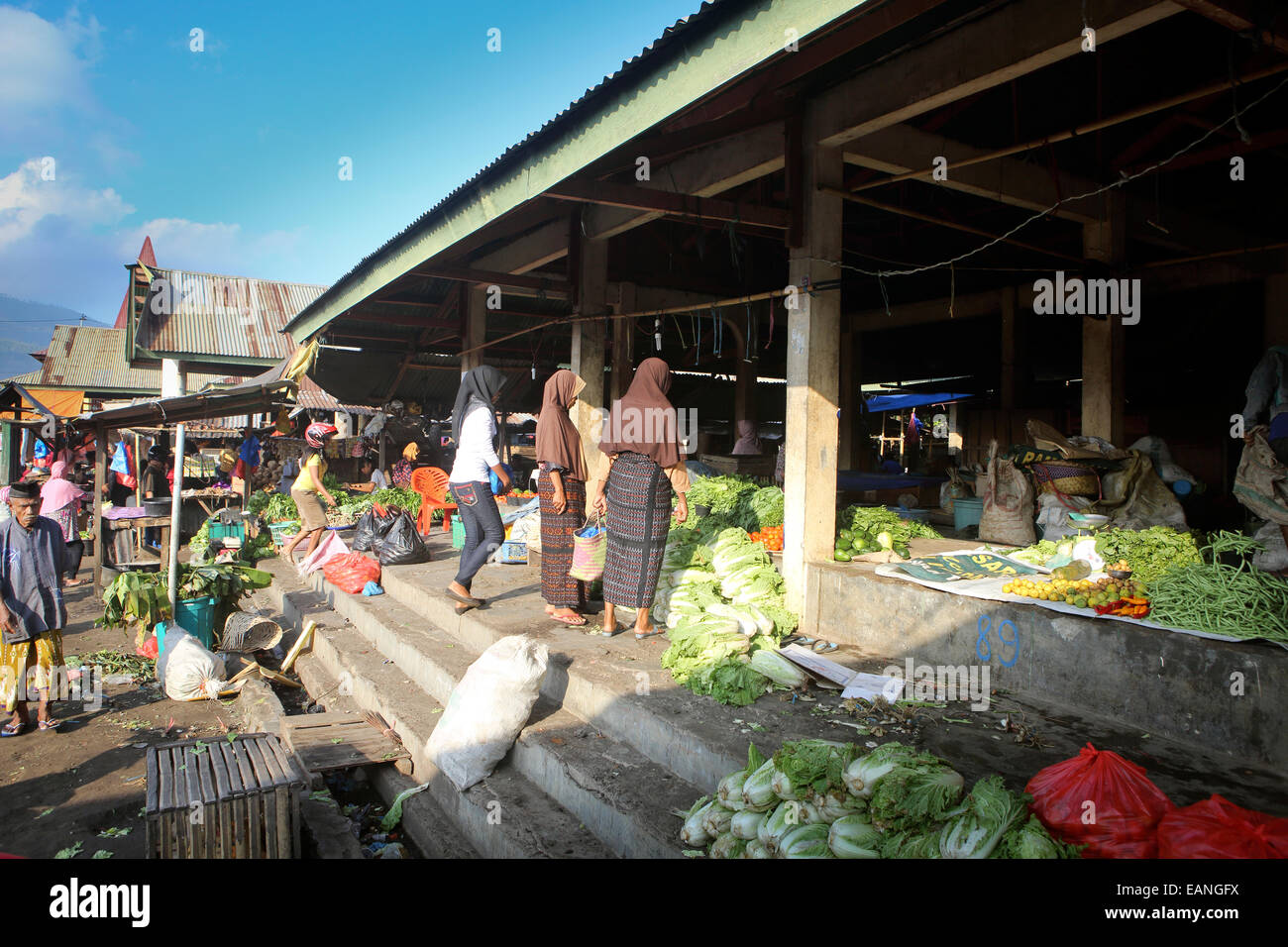Fruit and vegetable market in Ende, Flores Island Stock Photo - Alamy