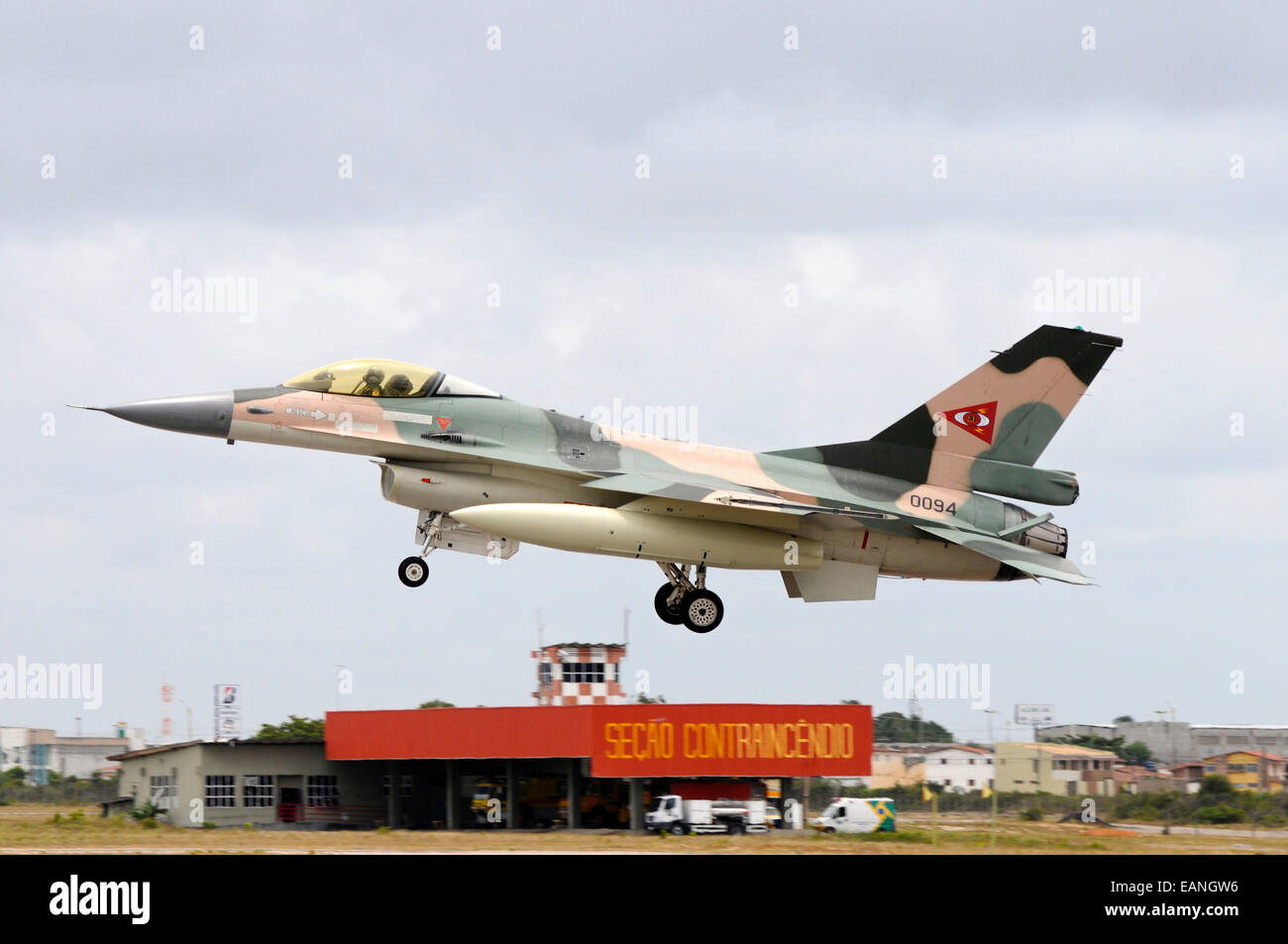Venezuelan Air Force F-16 landing at Natal Air Force Base, Brazil ...