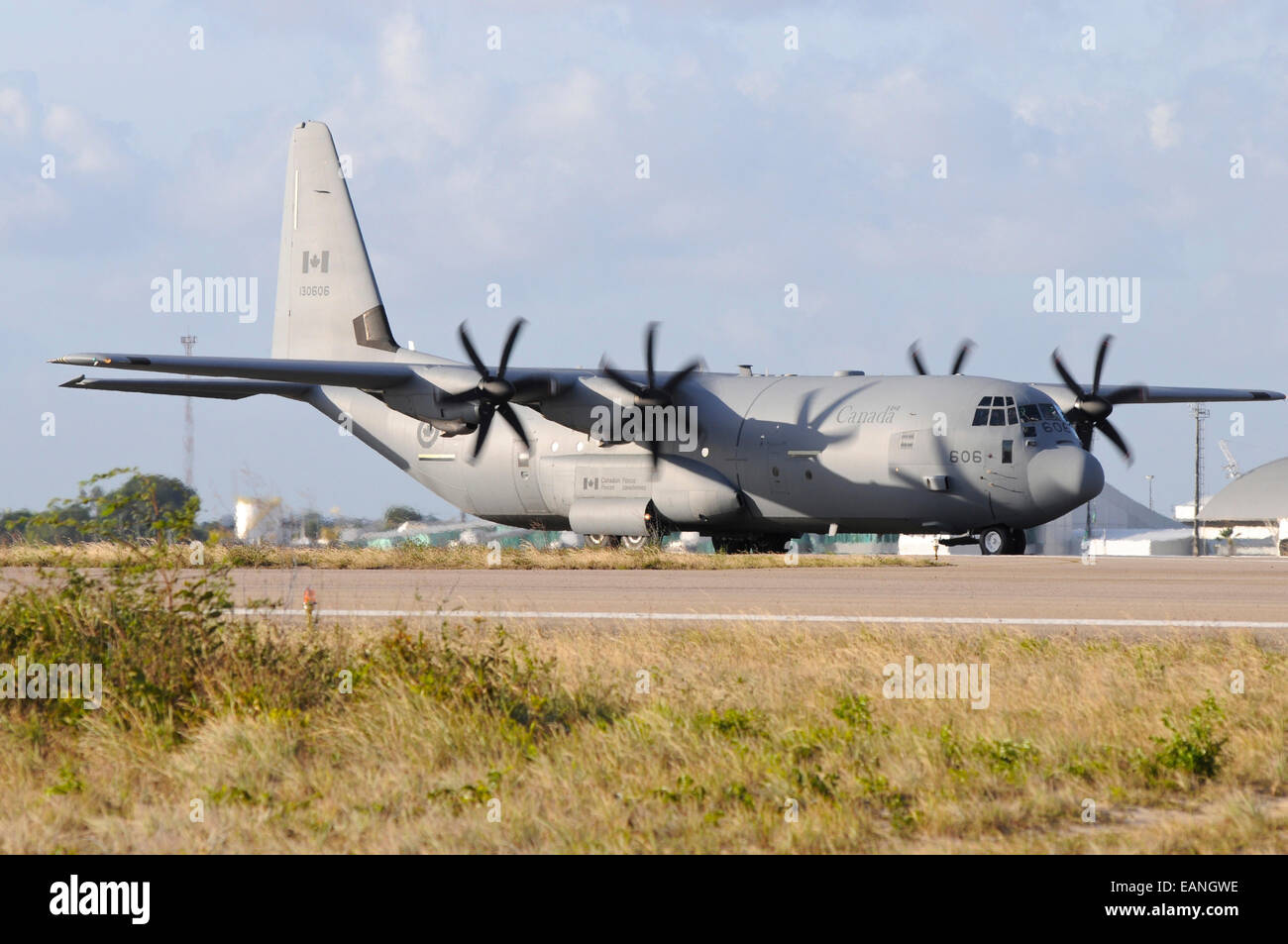 Canadian military c 130 aircraft hi-res stock photography and images ...