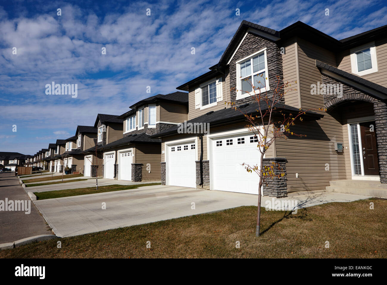 new build gated community starter suburban homes saskatoon Saskatchewan ...