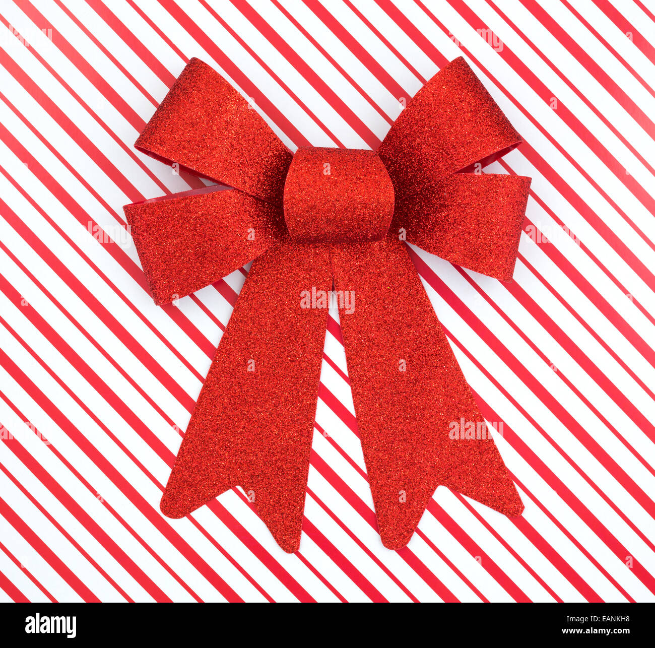 Red ribbon top view hi-res stock photography and images - Alamy