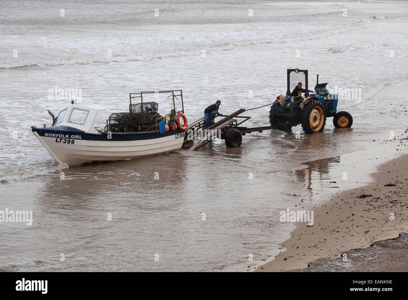 Crab fishing boat hi-res stock photography and images - Alamy