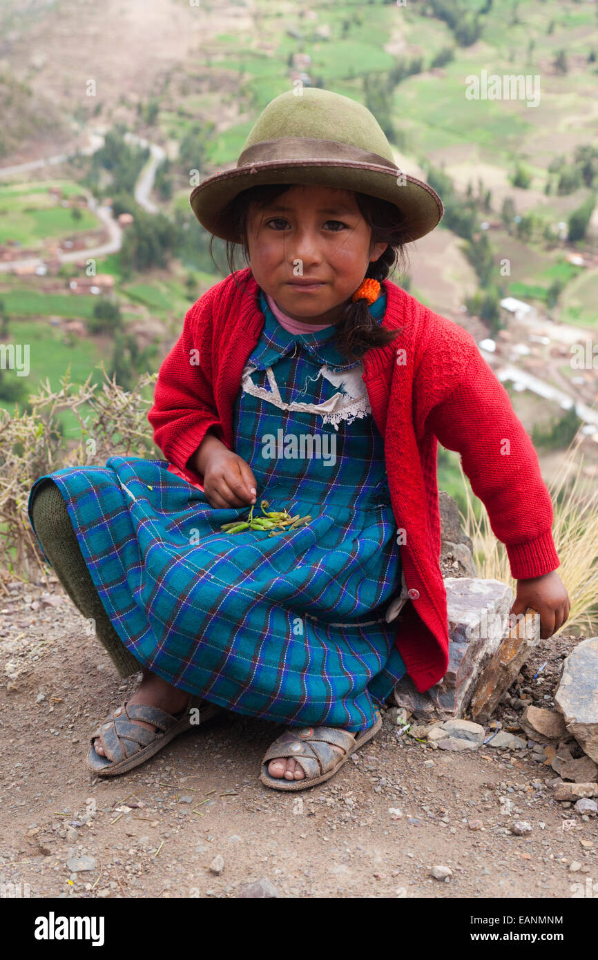 Peruvian girl hi-res stock photography and images - Alamy