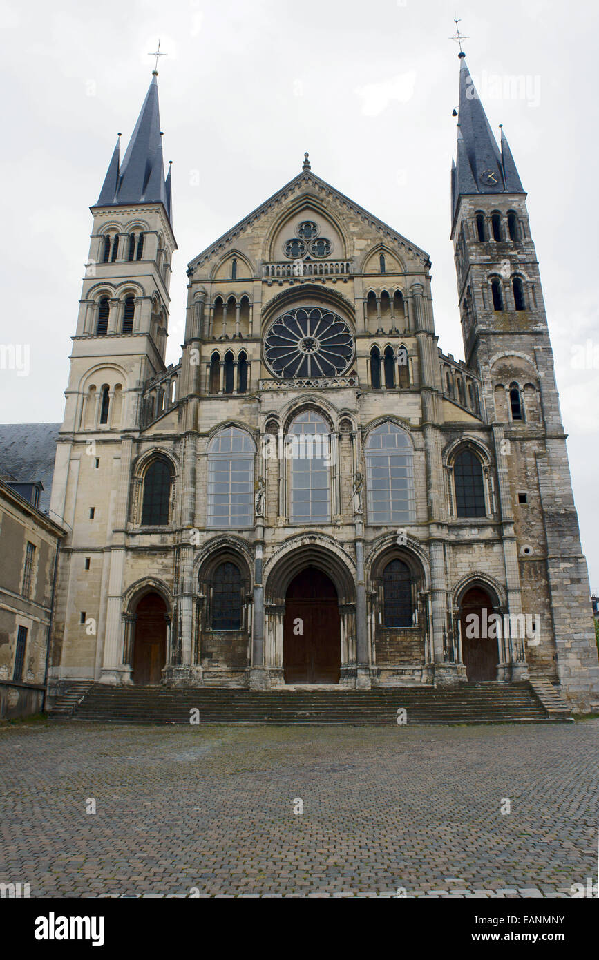 Saint remi basilica reims hi-res stock photography and images - Alamy
