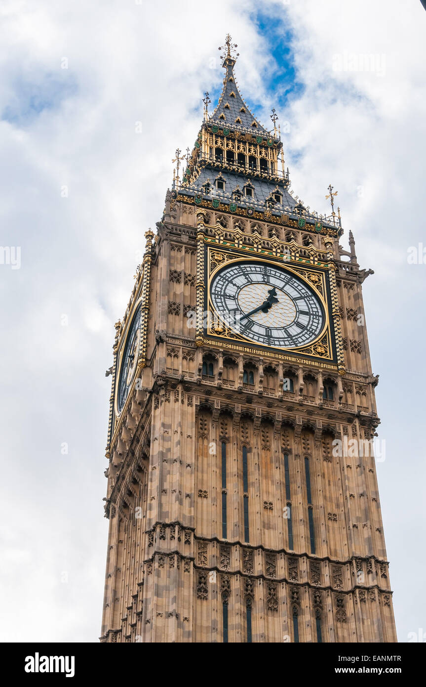 Big ben clock tower in london hi-res stock photography and images - Alamy