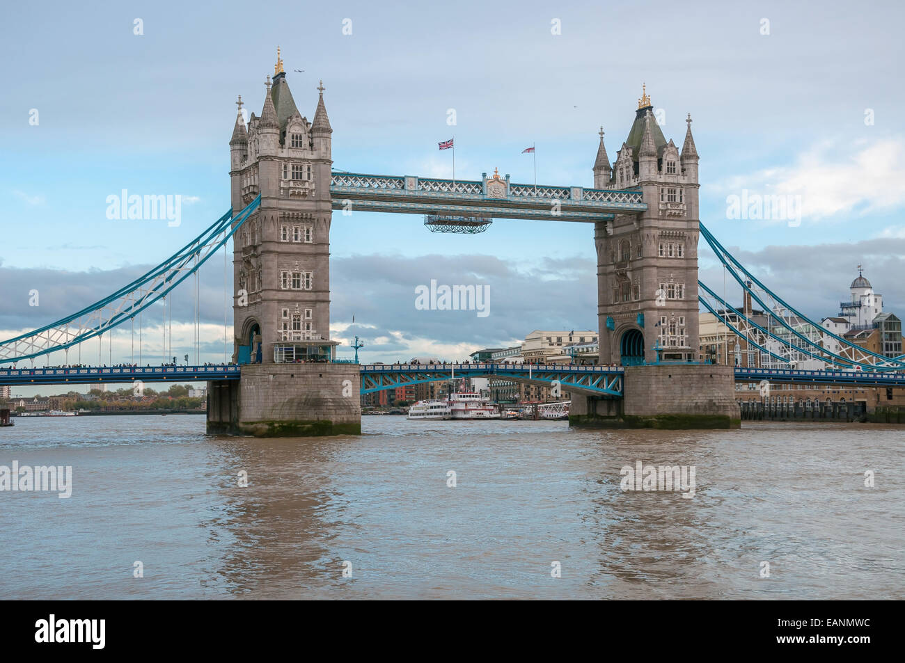 Downtown drawbridge in the evening hi-res stock photography and images ...