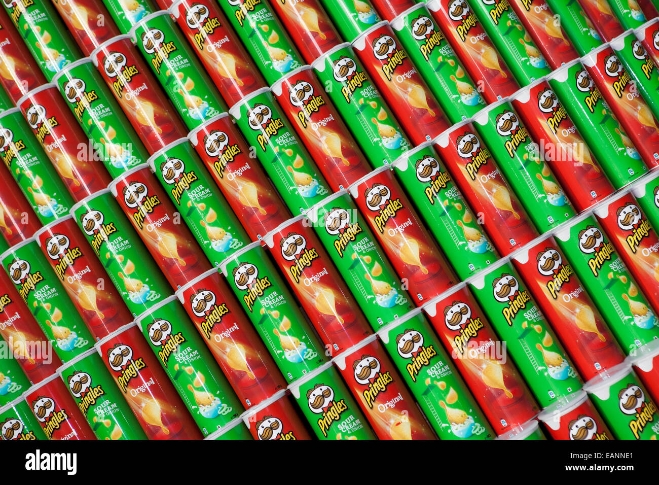 The Pringles Crisps tower shaped like a Xmas tree outside Liverpool ...