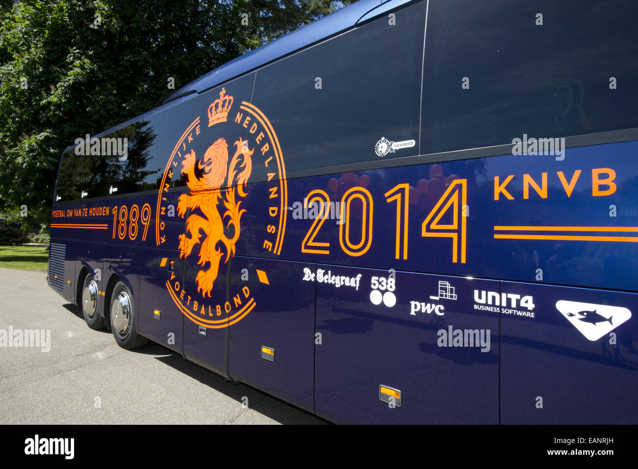 The manchester united team bus hi-res stock photography and images - Alamy