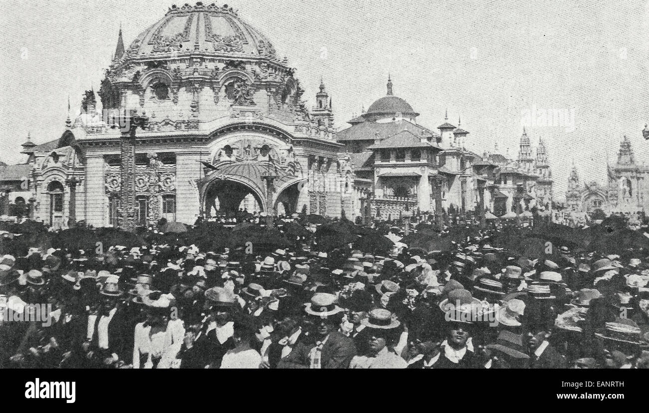 The Esplanade - Packed with sightseers at the Pan American Exposition ...