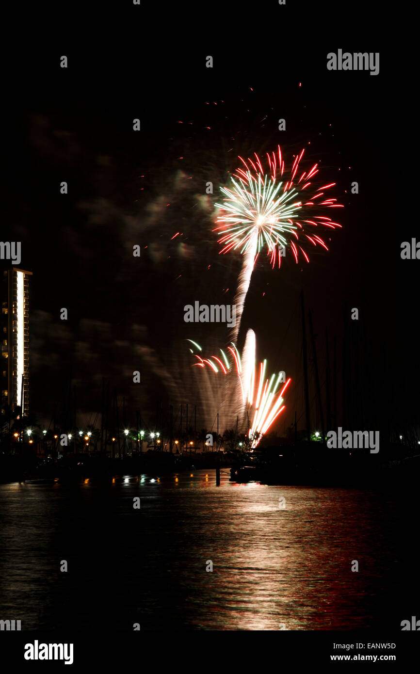 Honolulu, Hawaii, USA. 14th Nov, 2014. Beautiful fireworks show over ...