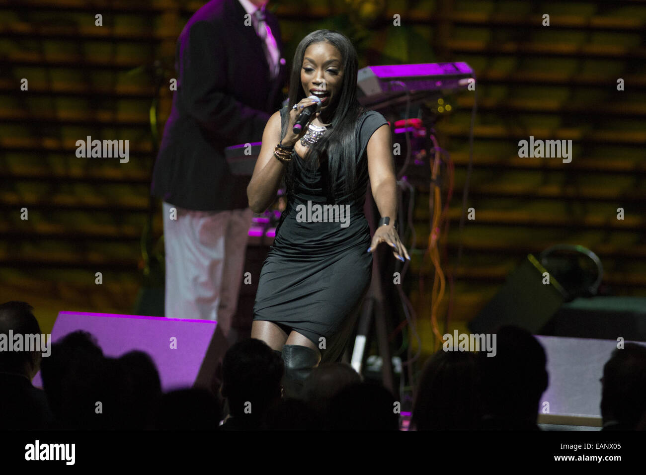 Philadelphia, Pennsylvania, USA. 18th Nov, 2014. Grammy Award Winner, R ...