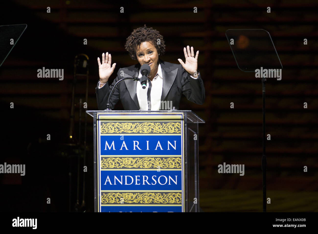 Philadelphia, Pennsylvania, USA. 18th Nov, 2014. Comic and actress ...