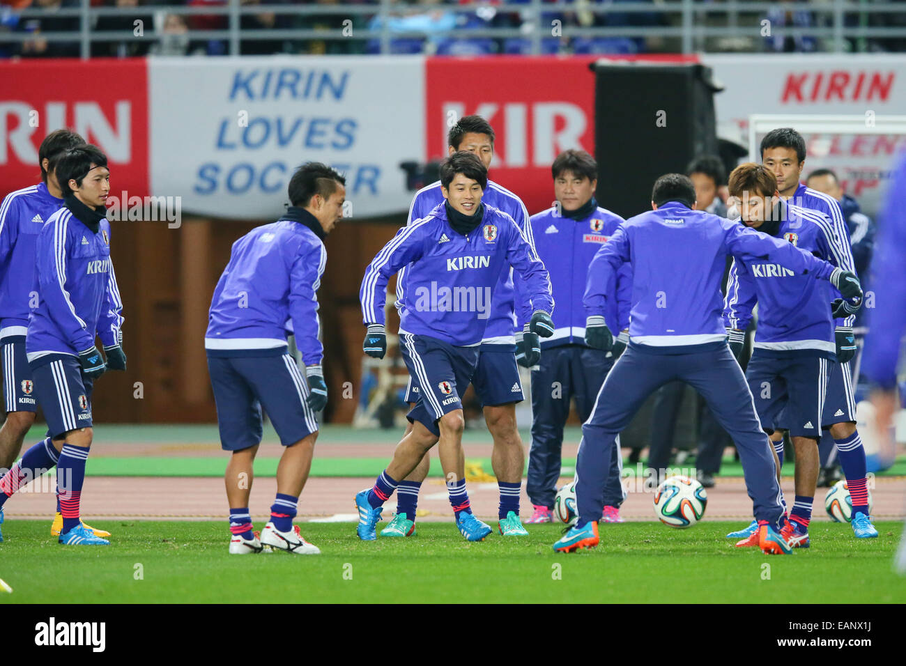 Yanmar Stadium Nagai, Osaka, Japan. 18th Nov, 2014. Japan team group (JPN), NOVEMBER 18, 2014 ...
