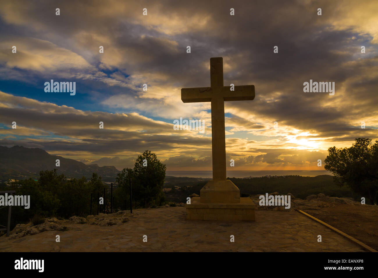 Huge christian cross hi-res stock photography and images - Alamy