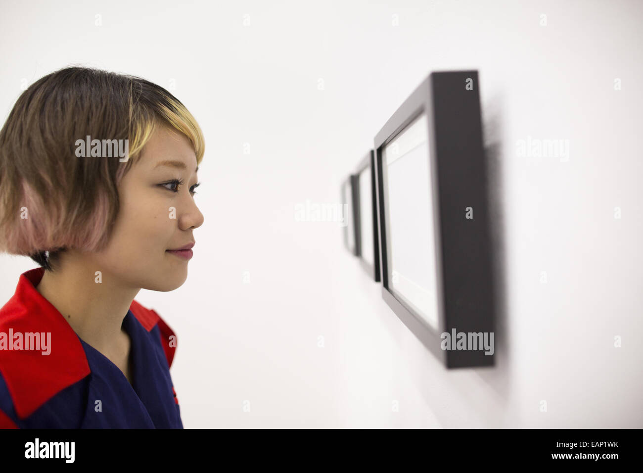 Young japanese artist hi-res stock photography and images - Alamy