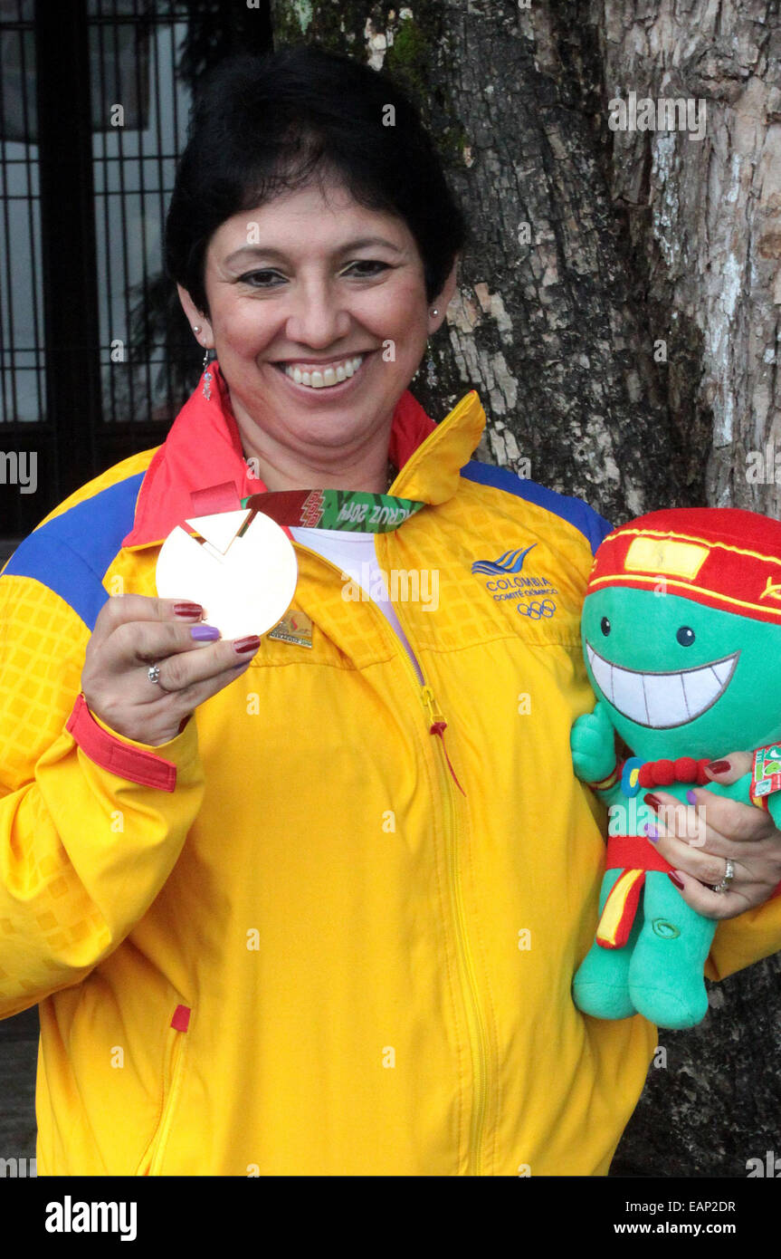 Amanda poses hi-res stock photography and images - Alamy